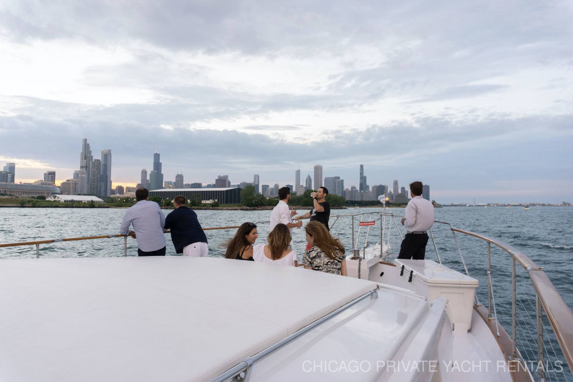 Ditch the Crowds With a 30-Person Boat Rental in Chicago - Best Party ...